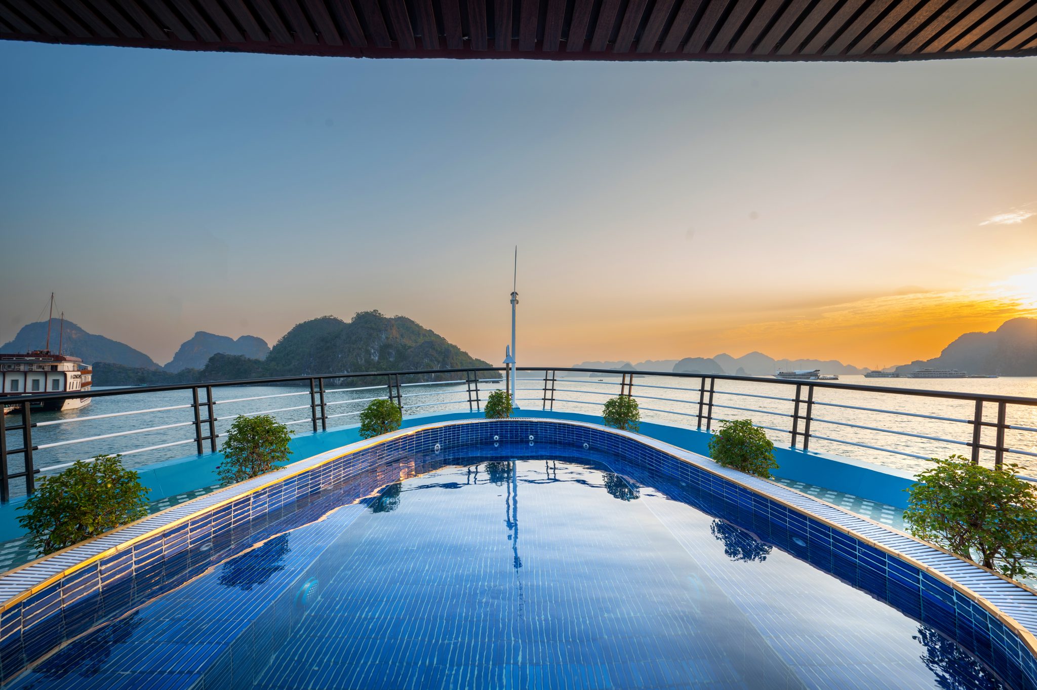 The official site – Dragon Bay Premium Cruise